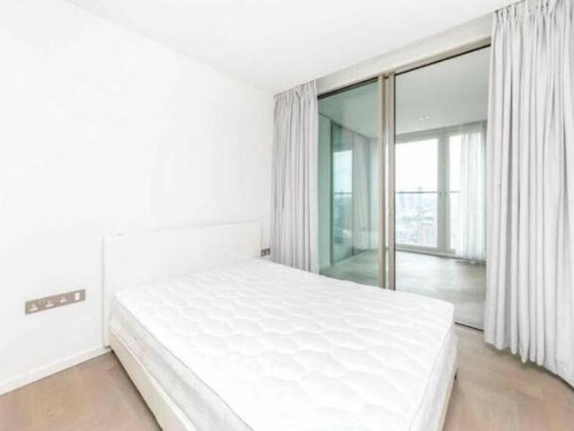 2 bedroom apartment for rent in Southbank Tower SE1