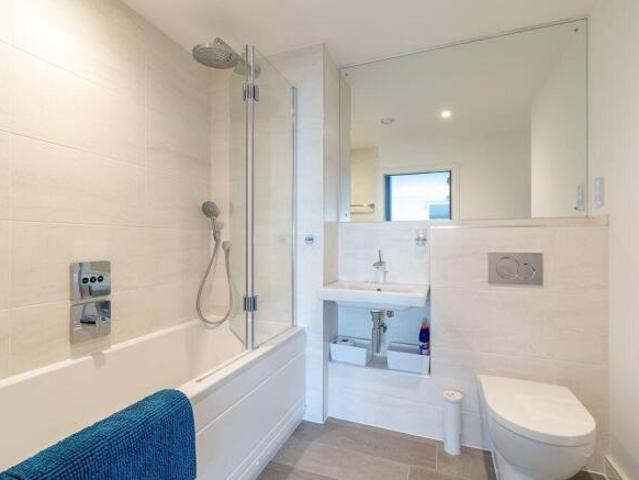 2 bedroom apartment for rent in Sovereign Point, Midland Road, Bath, BA2