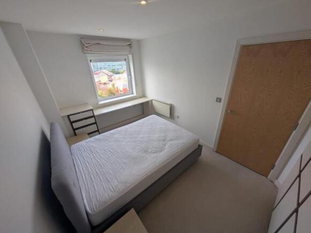 2 bedroom apartment for rent in Sovereign Point, Salford Quays, M50
