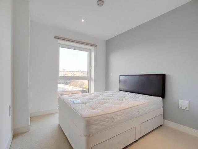 2 bedroom apartment for rent in Spinnaker House, Battersea Reach, SW18