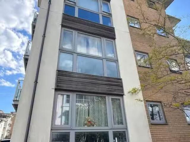 2 bedroom apartment for rent in Spiritus House, Hythe, Colches.