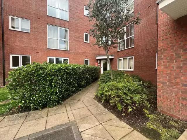 2 bedroom apartment for rent in Springmeadow Road, B15