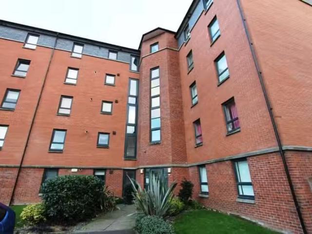 2 bedroom apartment for rent in Springfield Gardens, Glasgow.