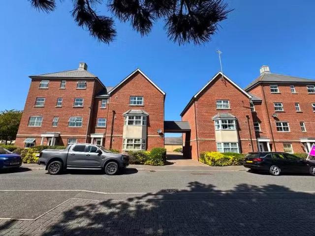2 bedroom apartment for rent in Tucker Drive, Witham, Esintera.