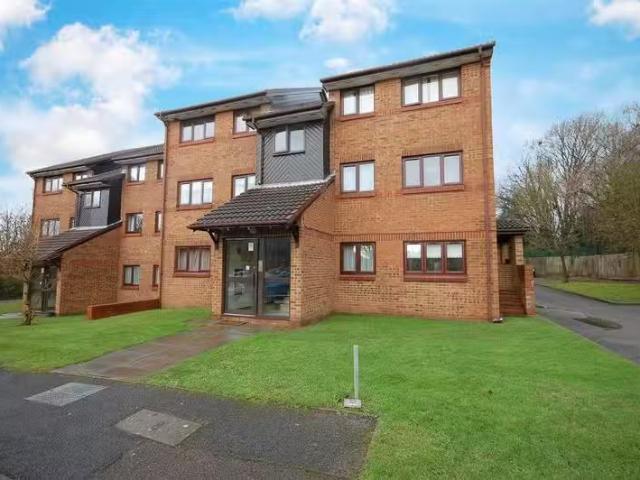 2 bedroom apartment for rent in Tudor Close, Hatfield, AL10