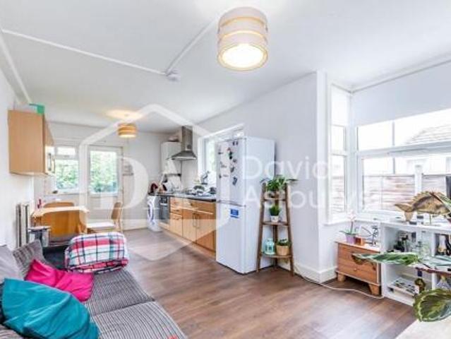 2 Bedroom Apartment For Rent In Turnpike Lane