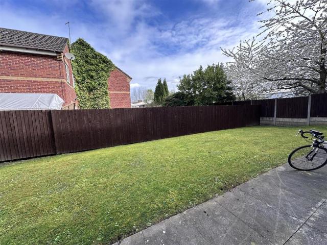 2 bedroom apartment for rent in Twillbrook Drive, Salford, M3