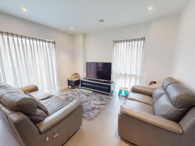 2 bedroom apartment for rent in Two Bedroom flat to rent in Colindale, NW9