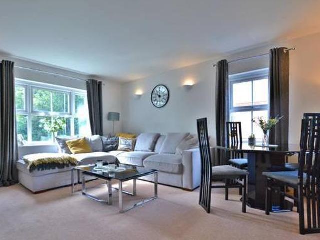 2 bedroom apartment for rent in Talavera Close Crowthorne RG45