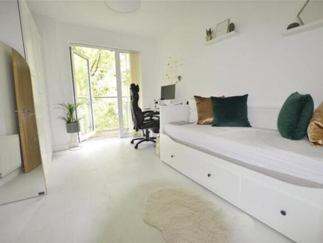 2 bedroom apartment for rent in Talbot Close, Mitcham, CR4