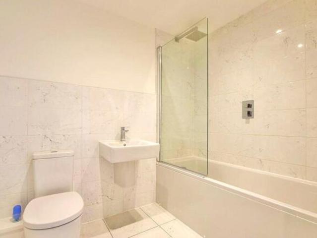 2 bedroom apartment for rent in Talbot Road, Stretford, Manchester, Greater Manchester, M32