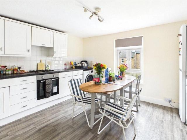 2 bedroom apartment for rent in Tankerville Road, London, SW16
