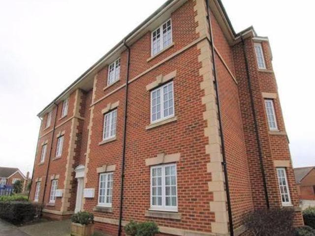 2 bedroom apartment for rent in Taw Hill SN25