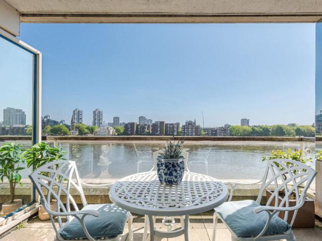 2 bedroom apartment for rent in Thames Quay, SW10