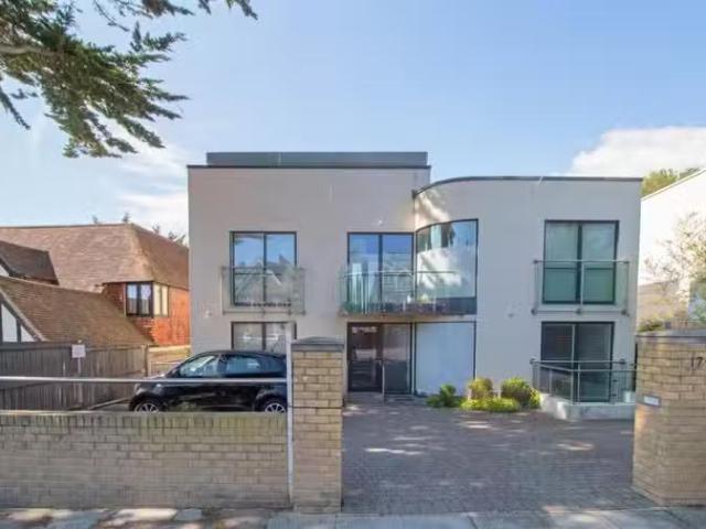2 bedroom apartment for rent in The Upper Drive, Hove, BN3