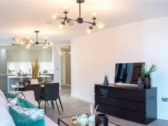 2 bedroom apartment for rent in The Bank, 58 Sheepcote Street.