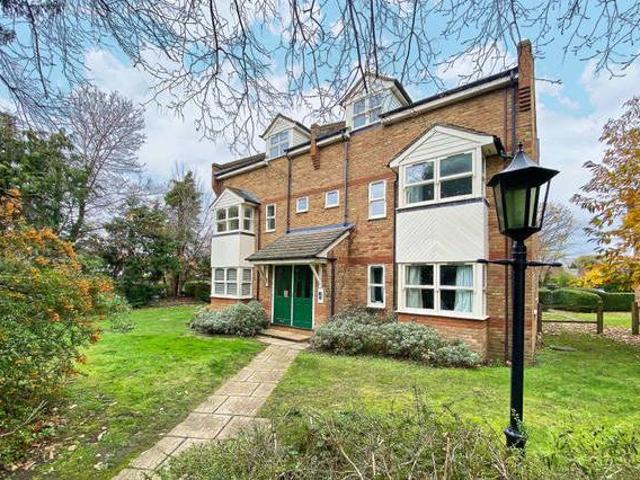 2 bedroom apartment for rent in The Beeches Farnborough GU14