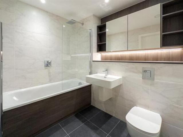 2 bedroom apartment for rent in The Blade, M15