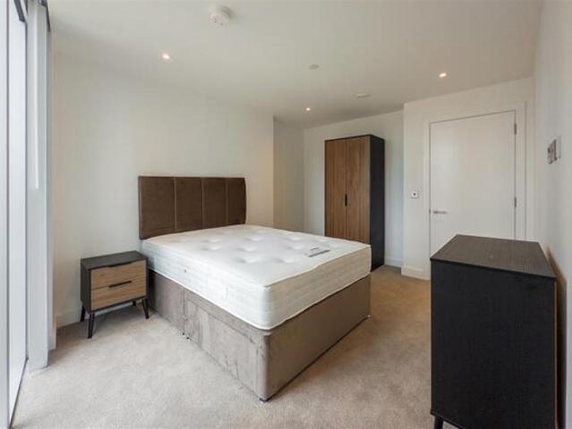 2 bedroom apartment for rent in The Blade, M15