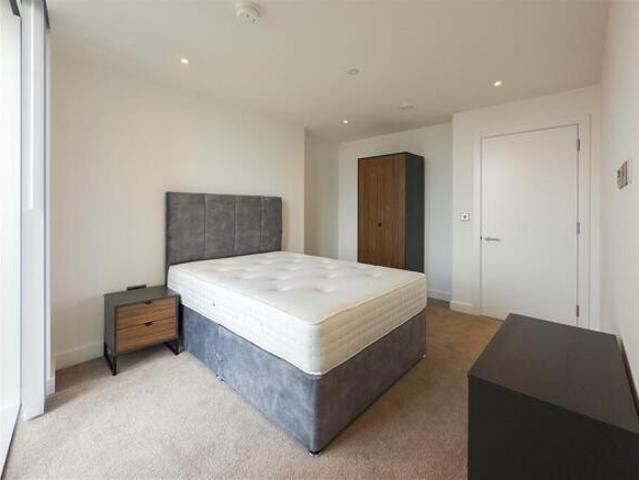 2 bedroom apartment for rent in The Blade, M15