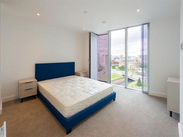 2 bedroom apartment for rent in The Blade, M15