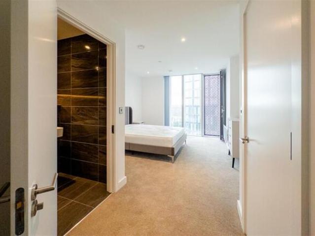 2 bedroom apartment for rent in The Blade, M15