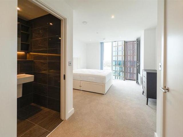 2 bedroom apartment for rent in The Blade, M15