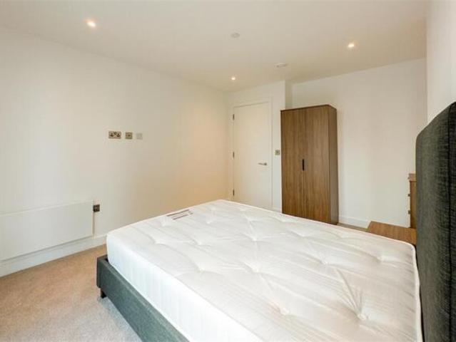 2 bedroom apartment for rent in The Blade, M15