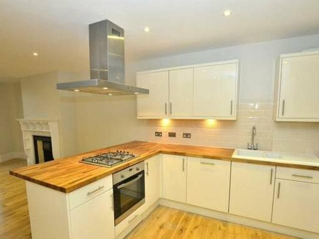 2 bedroom apartment for rent in The Broadway Woodford Green IG8
