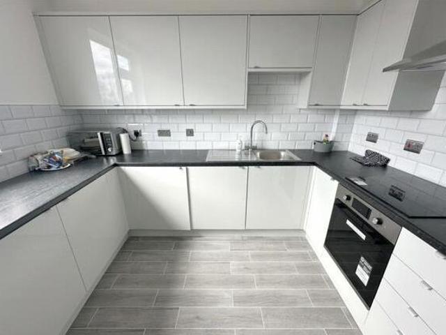 2 Bedroom Apartment For Rent In The Broadway, London