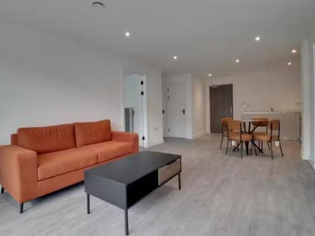 2 bedroom apartment for rent in The Burj, 25 Green Street, Dig.