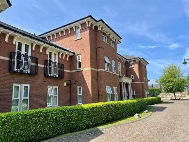 2 bedroom apartment for rent in The Courtyard, Upton, Chester.