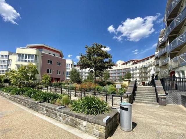 2 Bedroom Apartment For Rent In The Crescent