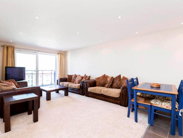 2 bedroom apartment for rent in The Crescent, Gunwharf Quays, Portsmouth, PO1