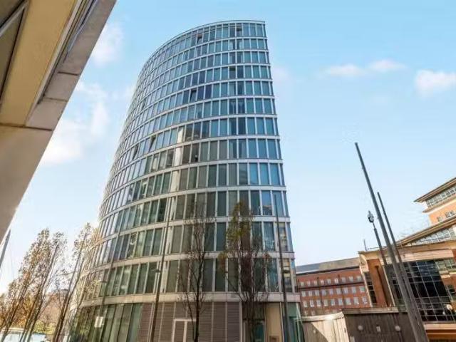 2 bedroom apartment for rent in The Eye, Glass Wharf, Bristol.