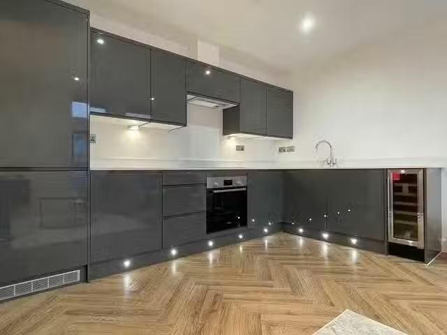 2 bedroom apartment for rent in The Hallmark, Bond Street, Bir.