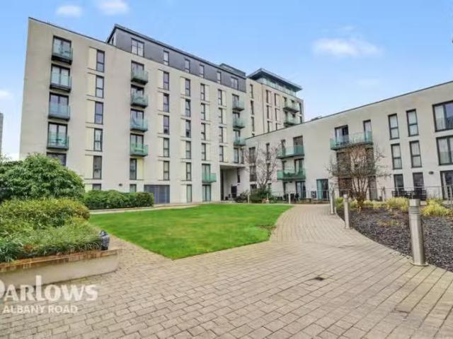 2 bedroom apartment for rent in The Hayes, Cardiff, CF10