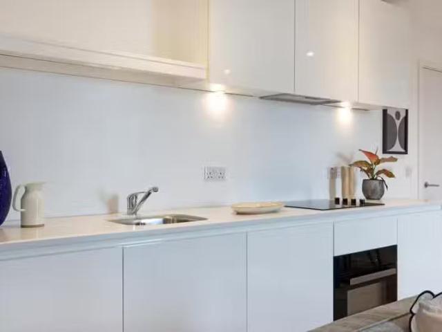 2 bedroom apartment for rent in The Lansdowne, 25 Hagley Road.