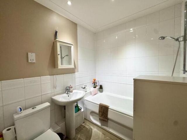 2 bedroom apartment for rent in The Lakes, Larkfield, ME20
