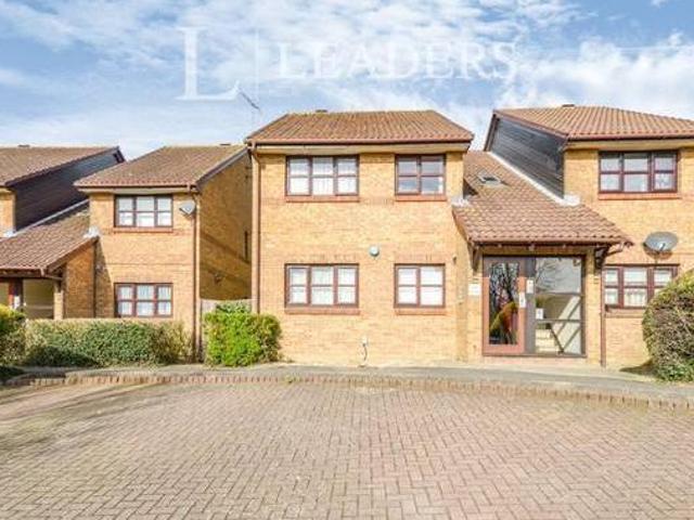 2 bedroom apartment for rent in The Larches AL4