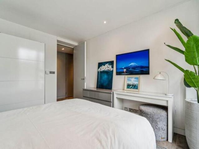 2 bedroom apartment for rent in The Montevetro Building, SW11