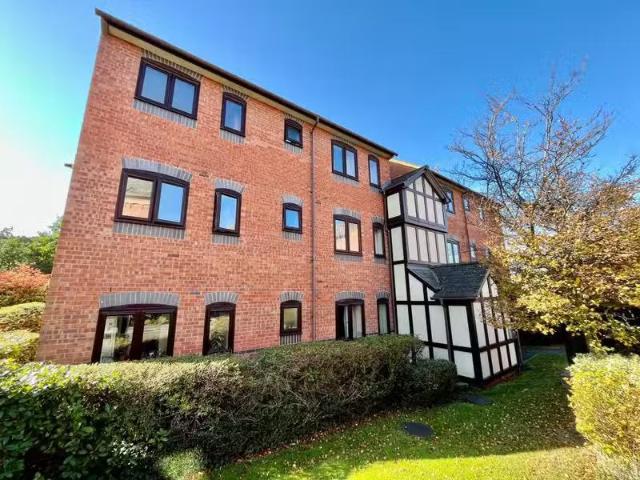 2 bedroom apartment for rent in The Moorings, Leamington Spa.