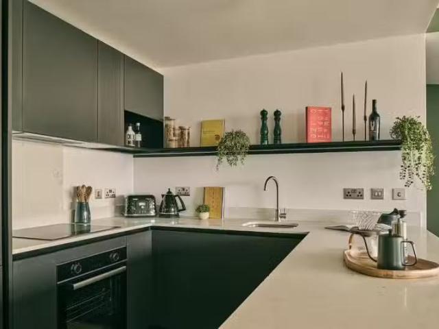 2 bedroom apartment for rent in The Octagon, Birmingham, B3 3D.