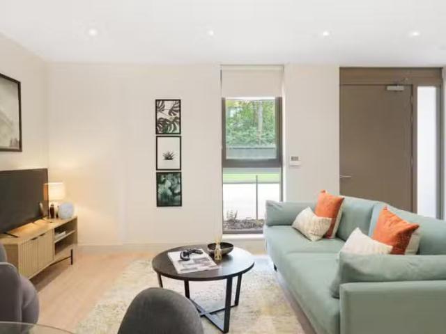 2 bedroom apartment for rent in The Oakgate, KT22