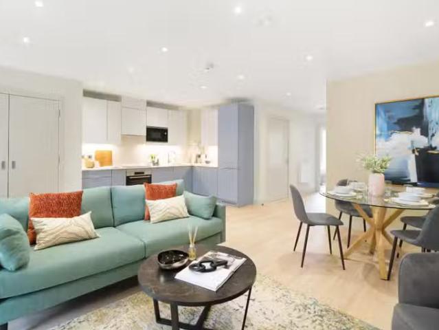 2 bedroom apartment for rent in The Oakgate, KT22