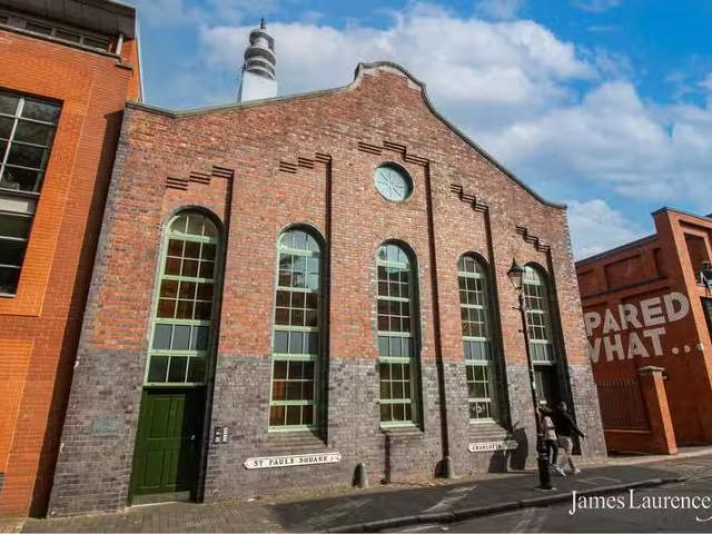 2 bedroom apartment for rent in The Old Chapel, St Pauls Squar.