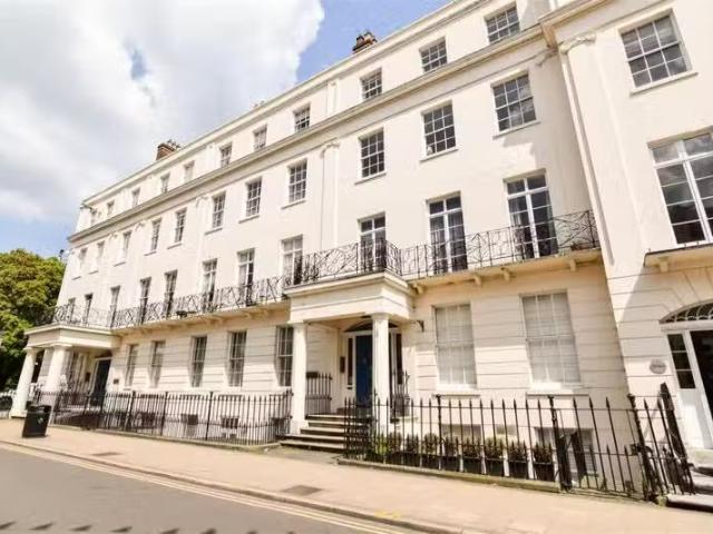 2 bedroom apartment for rent in The Parade, Leamington Spa, CV32