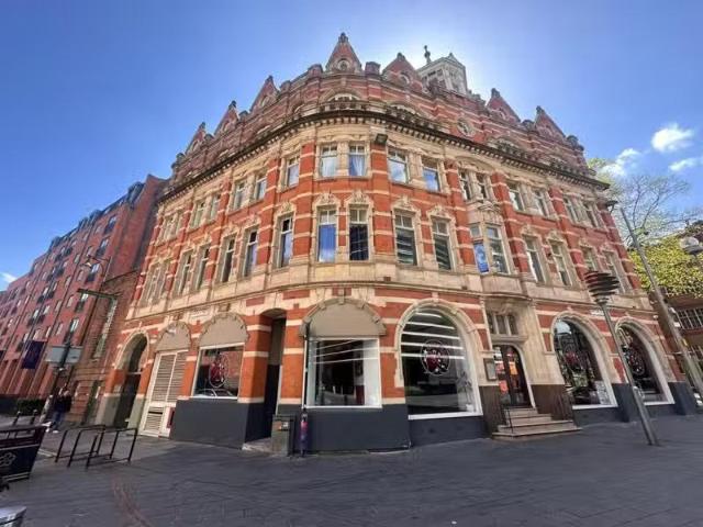 2 bedroom apartment for rent in The Queens Building, 3 Queens.