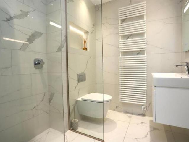 2 bedroom apartment for rent in The Residence, St. John Street, M3