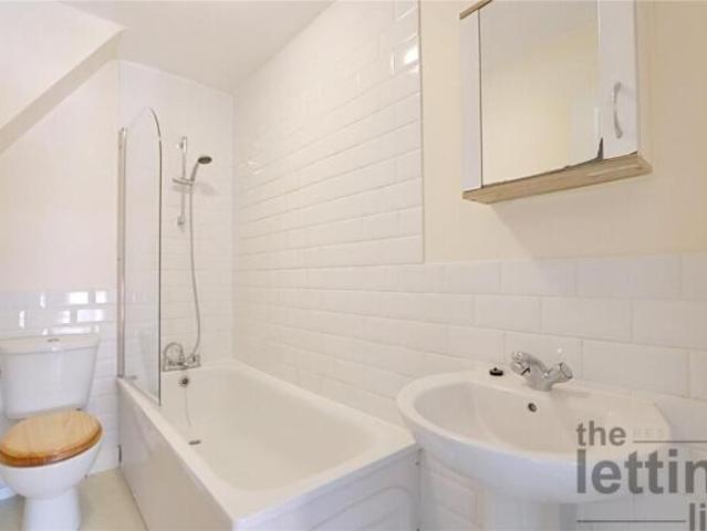 2 bedroom apartment for rent in The Ridgeway, Enfield, Middlesex, EN2